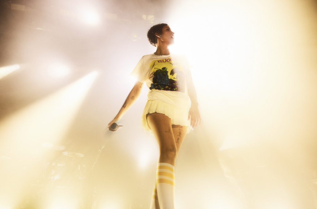 An Intimate Evening with Halsey: Emotion, Resilience, and New Sounds ...